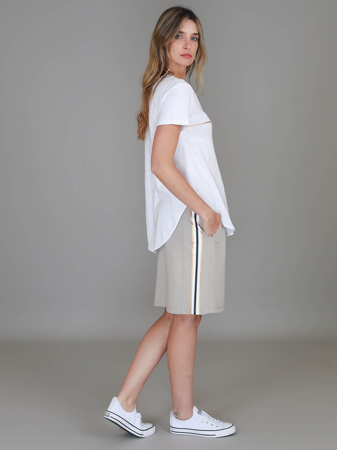 Clara Mini Gold Star T-Shirt | Graphic Cotton Tee for Women